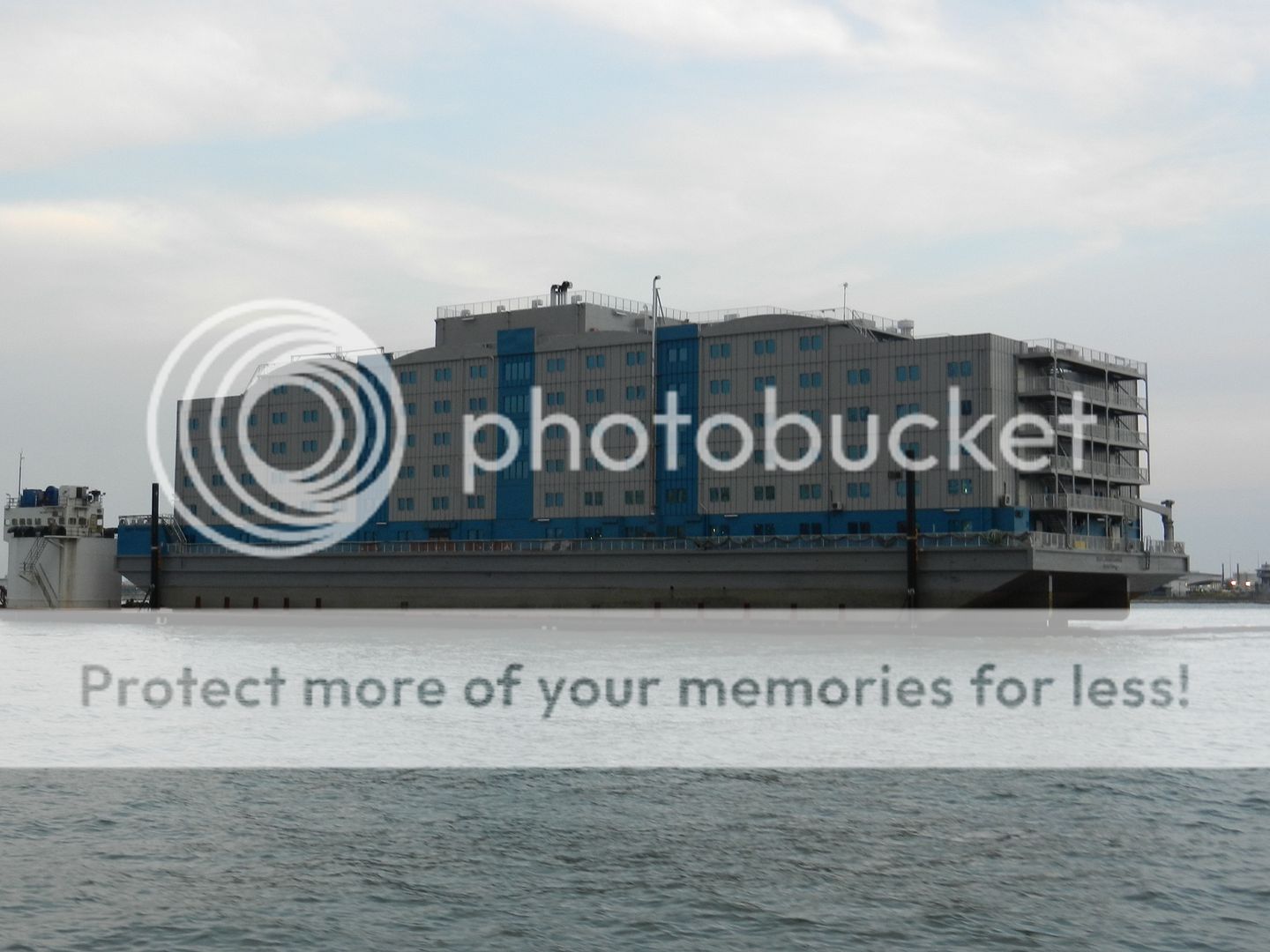 [TMP] "Abandoned Prison Barge As Post Apocalyptic Shelter?" Topic