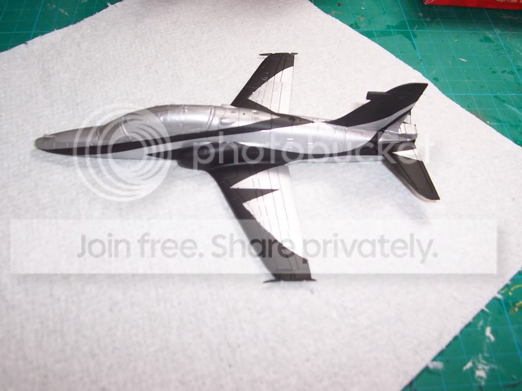 Hawk 120 demo, forget the decals and mask it yourself - Aircraft Modern ...