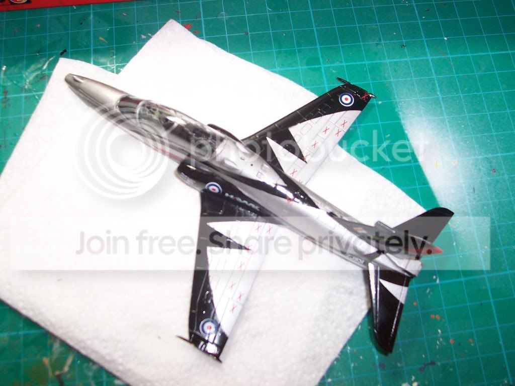 Hawk 120 demo, forget the decals and mask it yourself - Aircraft Modern ...